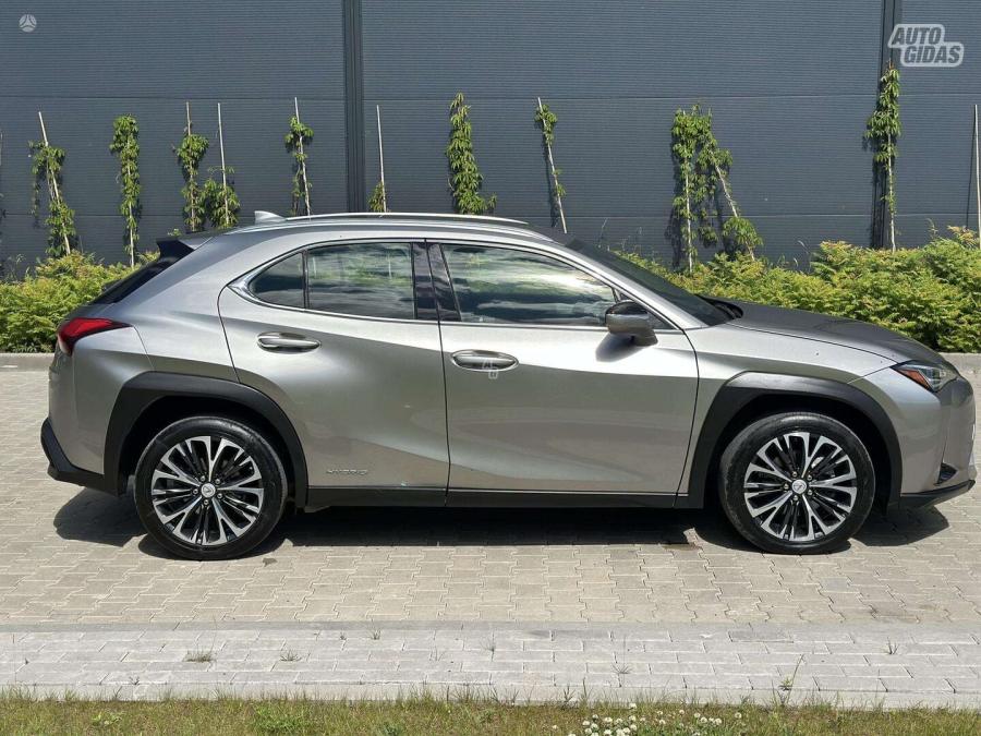 Lexus UX 250h 2021 Viļņa, ar dzinēja tilpumu 2.00 L un nobraukumu 76 tūkst. km par 25050 €, foto 9 vietnē AUTOMOTO.COM.LV