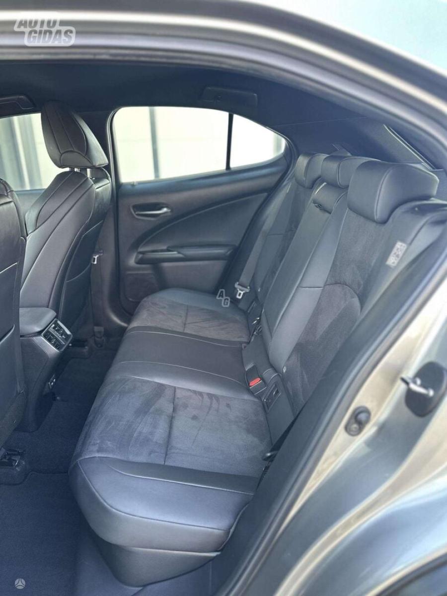 Lexus UX 250h 2021 Viļņa, ar dzinēja tilpumu 2.00 L un nobraukumu 76 tūkst. km par 25050 €, foto 14 vietnē AUTOMOTO.COM.LV