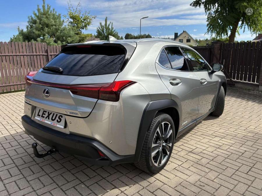 Lexus UX 250h 2021 Viļņa, ar dzinēja tilpumu 1.99 L un nobraukumu 105 tūkst. km par 21800 €, foto 5 vietnē AUTOMOTO.COM.LV