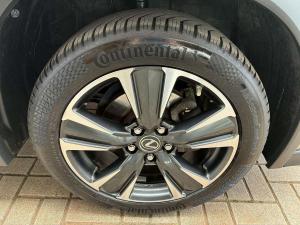 Lexus UX 250h 2021 Viļņa, ar dzinēja tilpumu 1.99 L un nobraukumu 105 tūkst. km par 21800 €, foto 12 vietnē AUTOMOTO.COM.LV
