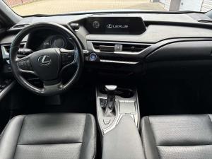 Lexus UX 250h 2021 Viļņa, ar dzinēja tilpumu 1.99 L un nobraukumu 105 tūkst. km par 21800 €, foto 24 vietnē AUTOMOTO.COM.LV