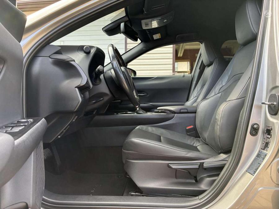 Lexus UX 250h 2021 Viļņa, ar dzinēja tilpumu 1.99 L un nobraukumu 105 tūkst. km par 21800 €, foto 27 vietnē AUTOMOTO.COM.LV