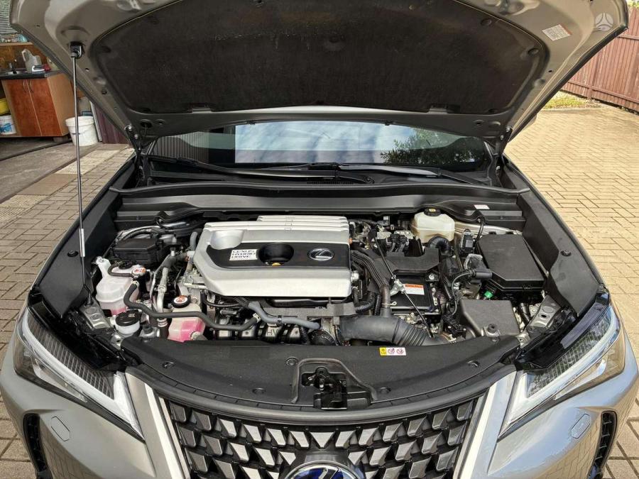 Lexus UX 250h 2021 Viļņa, ar dzinēja tilpumu 1.99 L un nobraukumu 105 tūkst. km par 21800 €, foto 29 vietnē AUTOMOTO.COM.LV