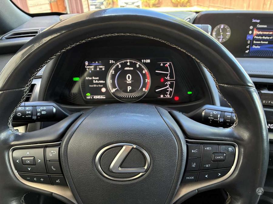 Lexus UX 250h 2021 Viļņa, ar dzinēja tilpumu 1.99 L un nobraukumu 105 tūkst. km par 21800 €, foto 32 vietnē AUTOMOTO.COM.LV