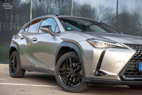Lexus UX 250h 2022 in Klaipeda, with an engine capacity of 2.00 L and mileage of 55 thousand km for 25900 €, photo 4 on AUTOMOTO.COM.LV