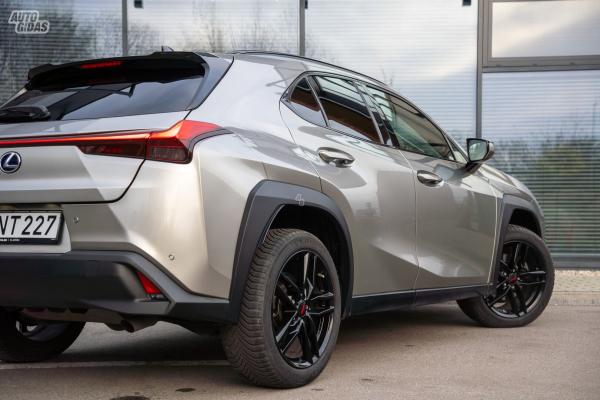 Lexus UX 250h 2022 in Klaipeda, with an engine capacity of 2.00 L and mileage of 55 thousand km for 25900 €, photo 9 on AUTOMOTO.COM.LV