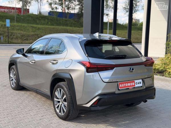 Lexus UX 250h 2022 Viļņa, ar dzinēja tilpumu 2.00 L un nobraukumu 100 tūkst. km par 21950 €, foto 5 vietnē AUTOMOTO.COM.LV
