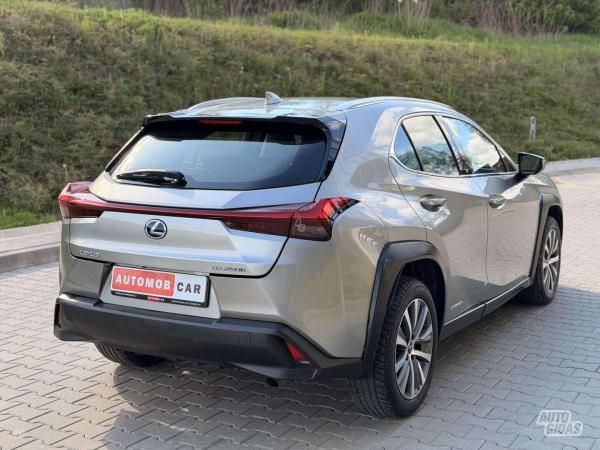 Lexus UX 250h 2022 Viļņa, ar dzinēja tilpumu 2.00 L un nobraukumu 100 tūkst. km par 21950 €, foto 7 vietnē AUTOMOTO.COM.LV