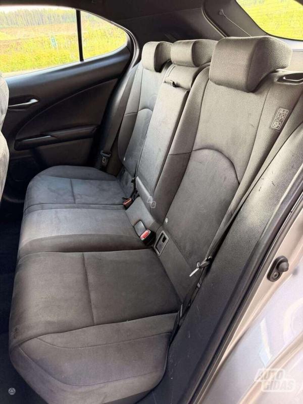 Lexus UX 250h 2022 Viļņa, ar dzinēja tilpumu 2.00 L un nobraukumu 100 tūkst. km par 21950 €, foto 9 vietnē AUTOMOTO.COM.LV