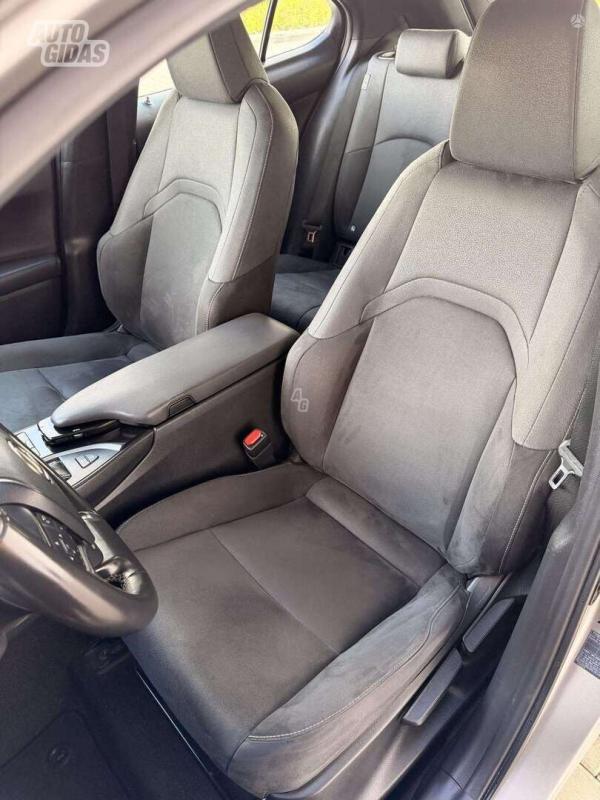 Lexus UX 250h 2022 Viļņa, ar dzinēja tilpumu 2.00 L un nobraukumu 100 tūkst. km par 21950 €, foto 10 vietnē AUTOMOTO.COM.LV
