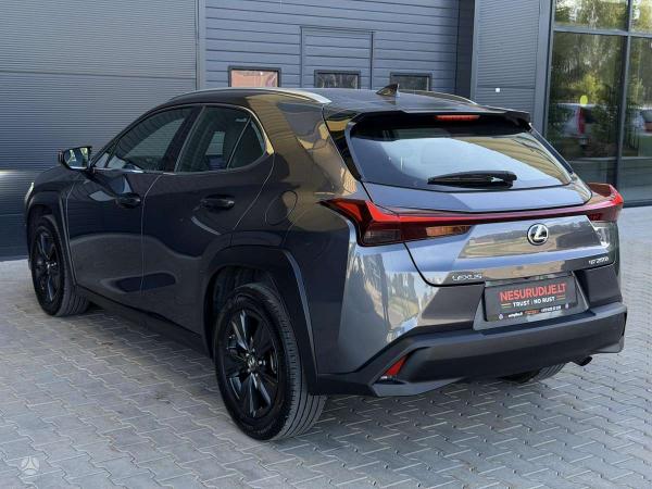 Lexus UX 250h 2023 Viļņa, ar dzinēja tilpumu 1.99 L un nobraukumu 70 tūkst. km par 25777 €, foto 3 vietnē AUTOMOTO.COM.LV