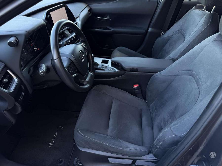 Lexus UX 250h 2023 Viļņa, ar dzinēja tilpumu 1.99 L un nobraukumu 70 tūkst. km par 25777 €, foto 9 vietnē AUTOMOTO.COM.LV