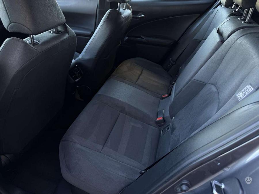 Lexus UX 250h 2023 Viļņa, ar dzinēja tilpumu 1.99 L un nobraukumu 70 tūkst. km par 25777 €, foto 12 vietnē AUTOMOTO.COM.LV