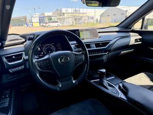 Зеленый Лексус UX 250h 2019 в Вильнюс, объемом двигателя 1.99 л и пробегом 138 тыс. км за 20500 €, фото 20 на AUTOMOTO.COM.LV