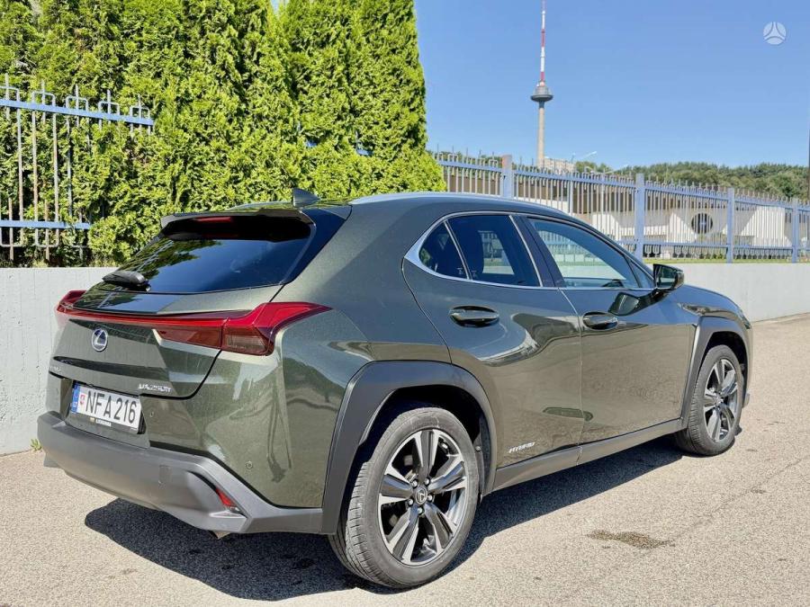 Zaļš Lexus UX 250h 2019 Viļņa, ar dzinēja tilpumu 1.99 L un nobraukumu 138 tūkst. km par 20300 €, foto 10 vietnē AUTOMOTO.COM.LV