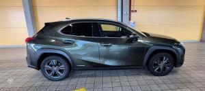 Green Lexus UX 250h 2020 in Klaipeda, with an engine capacity of 1.99 L and mileage of 63 thousand km for 24800 €, photo 10 on AUTOMOTO.COM.LV