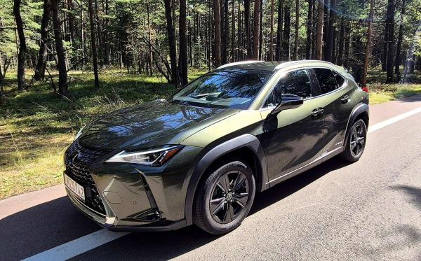 Zaļš Lexus UX 250h 2020 Klaipėda, ar dzinēja tilpumu 1.99 L un nobraukumu 64 tūkst. km par 24400 €, foto 1 vietnē AUTOMOTO.COM.LV