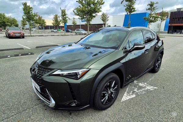 Zaļš Lexus UX 250h 2023 Klaipėda, ar dzinēja tilpumu 1.99 L un nobraukumu 82 tūkst. km par 27951 €, foto 1 vietnē AUTOMOTO.COM.LV