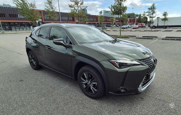 Zaļš Lexus UX 250h 2023 Klaipėda, ar dzinēja tilpumu 1.99 L un nobraukumu 82 tūkst. km par 27951 €, foto 2 vietnē AUTOMOTO.COM.LV