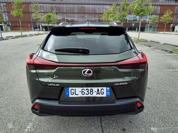 Zaļš Lexus UX 250h 2023 Klaipėda, ar dzinēja tilpumu 1.99 L un nobraukumu 82 tūkst. km par 27951 €, foto 6 vietnē AUTOMOTO.COM.LV