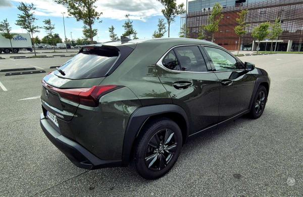 Zaļš Lexus UX 250h 2023 Klaipėda, ar dzinēja tilpumu 1.99 L un nobraukumu 82 tūkst. km par 27951 €, foto 7 vietnē AUTOMOTO.COM.LV