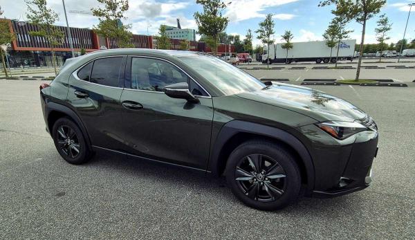 Zaļš Lexus UX 250h 2023 Klaipėda, ar dzinēja tilpumu 1.99 L un nobraukumu 82 tūkst. km par 27951 €, foto 8 vietnē AUTOMOTO.COM.LV