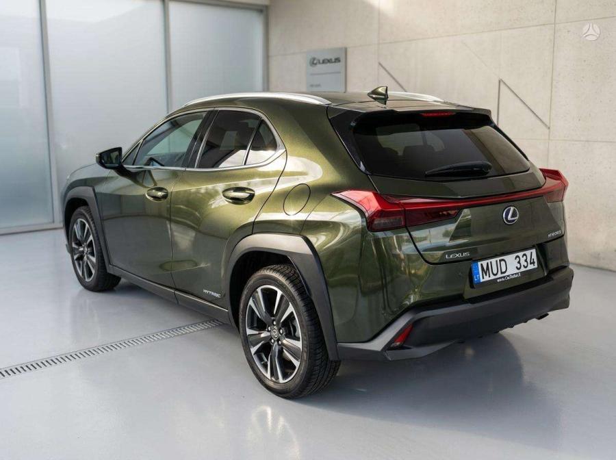 Zaļš Lexus UX 250h 2020 Kauņa, ar dzinēja tilpumu 1.99 L un nobraukumu 114 tūkst. km par 22600 €, foto 1 vietnē AUTOMOTO.COM.LV