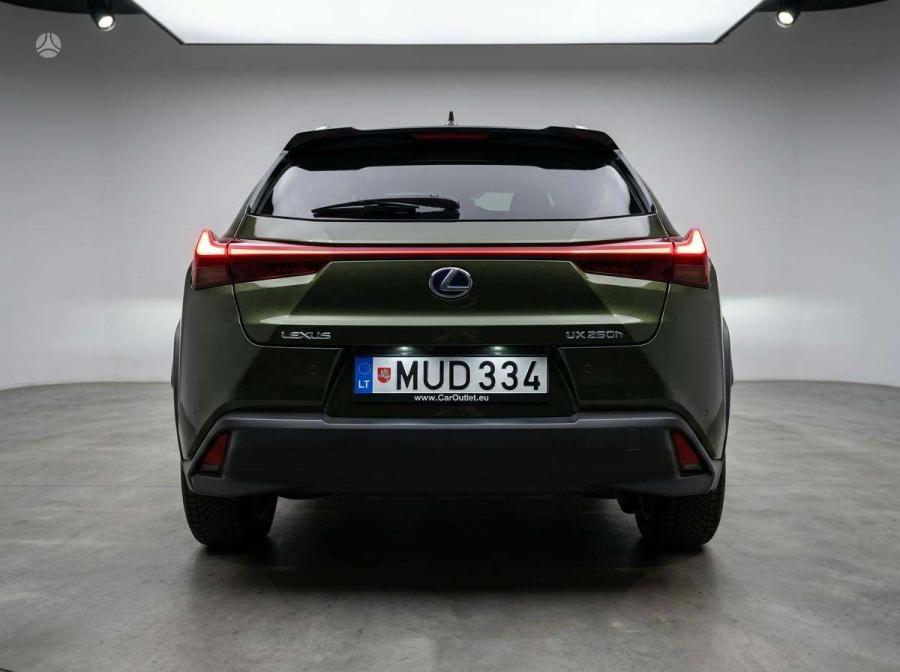 Zaļš Lexus UX 250h 2020 Kauņa, ar dzinēja tilpumu 1.99 L un nobraukumu 114 tūkst. km par 22600 €, foto 3 vietnē AUTOMOTO.COM.LV
