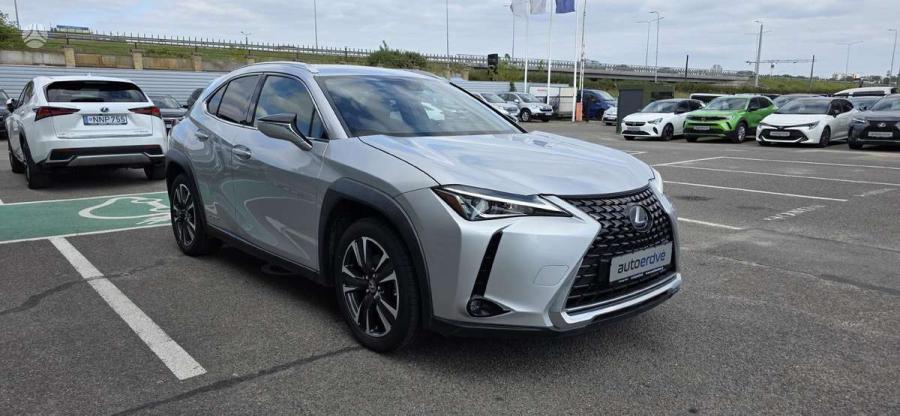 Pelēks Lexus UX 250h 2019 Viļņa, ar dzinēja tilpumu 1.99 L un nobraukumu 82 tūkst. km par 23650 €, foto 3 vietnē AUTOMOTO.COM.LV