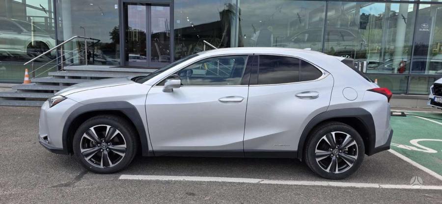 Pelēks Lexus UX 250h 2019 Viļņa, ar dzinēja tilpumu 1.99 L un nobraukumu 82 tūkst. km par 23650 €, foto 6 vietnē AUTOMOTO.COM.LV