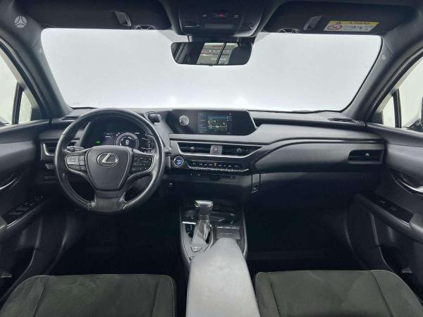 Grey Lexus UX 250h 2019 in Vilnius, with an engine capacity of 1.99 L and mileage of 73 thousand km for 22900 €, photo 8 on AUTOMOTO.COM.LV