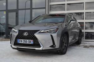 Grey Lexus UX 250h 2019 in Vilnius, with an engine capacity of 1.99 L and mileage of 130 thousand km for 21000 €, photo 2 on AUTOMOTO.COM.LV