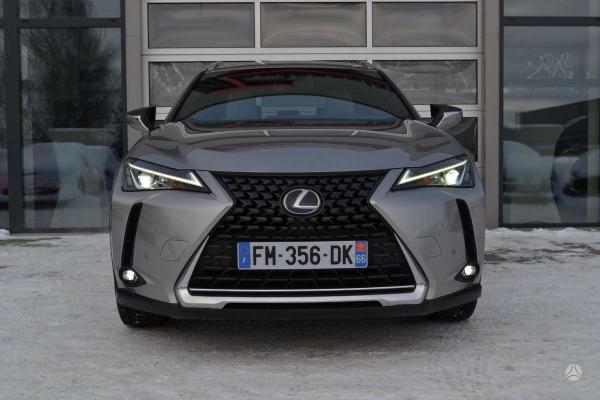 Pelēks Lexus UX 250h 2019 Viļņa, ar dzinēja tilpumu 1.99 L un nobraukumu 130 tūkst. km par 21000 €, foto 4 vietnē AUTOMOTO.COM.LV