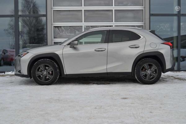 Pelēks Lexus UX 250h 2019 Viļņa, ar dzinēja tilpumu 1.99 L un nobraukumu 130 tūkst. km par 21000 €, foto 7 vietnē AUTOMOTO.COM.LV