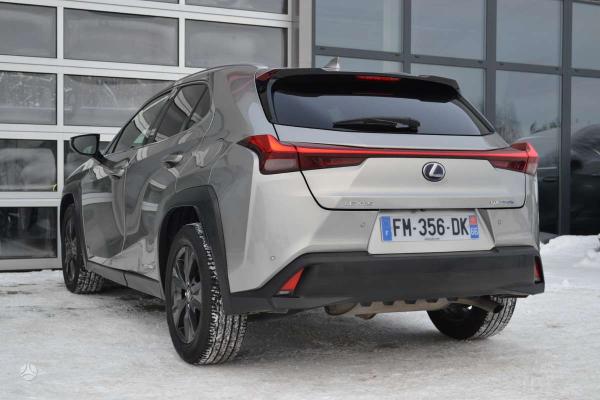 Pelēks Lexus UX 250h 2019 Viļņa, ar dzinēja tilpumu 1.99 L un nobraukumu 130 tūkst. km par 21000 €, foto 8 vietnē AUTOMOTO.COM.LV