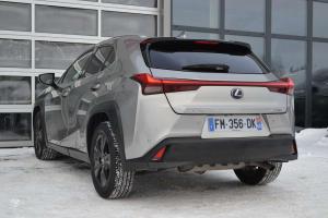 Grey Lexus UX 250h 2019 in Vilnius, with an engine capacity of 1.99 L and mileage of 130 thousand km for 21000 €, photo 8 on AUTOMOTO.COM.LV