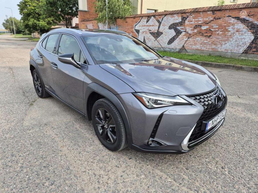 Pelēks Lexus UX 250h 2019 Šauļi, ar dzinēja tilpumu 2.00 L un nobraukumu 98 tūkst. km par 20100 €, foto 4 vietnē AUTOMOTO.COM.LV