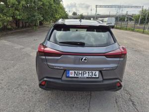Pelēks Lexus UX 250h 2019 Šauļi, ar dzinēja tilpumu 2.00 L un nobraukumu 98 tūkst. km par 20100 €, foto 6 vietnē AUTOMOTO.COM.LV