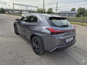 Pelēks Lexus UX 250h 2019 Šauļi, ar dzinēja tilpumu 2.00 L un nobraukumu 98 tūkst. km par 20100 €, foto 7 vietnē AUTOMOTO.COM.LV