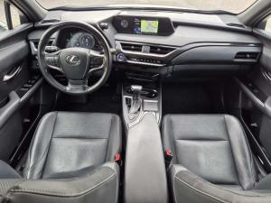 Pelēks Lexus UX 250h 2019 Šauļi, ar dzinēja tilpumu 2.00 L un nobraukumu 98 tūkst. km par 20100 €, foto 10 vietnē AUTOMOTO.COM.LV