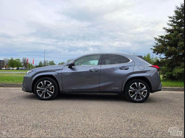 Pelēks Lexus UX 250h 2019 Kauņa, ar dzinēja tilpumu 2.00 L un nobraukumu 124 tūkst. km par 20950 €, foto 9 vietnē AUTOMOTO.COM.LV
