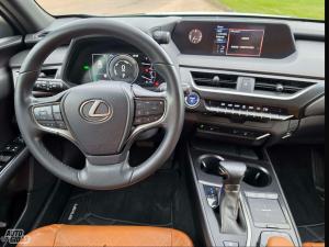 Pelēks Lexus UX 250h 2019 Kauņa, ar dzinēja tilpumu 2.00 L un nobraukumu 124 tūkst. km par 20950 €, foto 16 vietnē AUTOMOTO.COM.LV