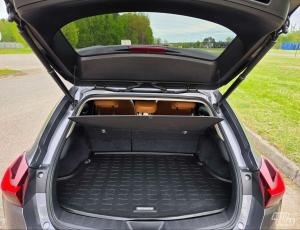 Pelēks Lexus UX 250h 2019 Kauņa, ar dzinēja tilpumu 2.00 L un nobraukumu 124 tūkst. km par 20950 €, foto 24 vietnē AUTOMOTO.COM.LV