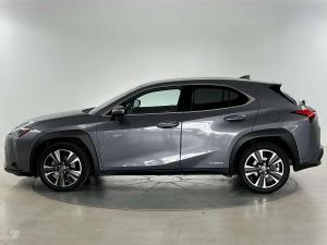 Pelēks Lexus UX 250h 2019 Viļņa, ar dzinēja tilpumu 1.99 L un nobraukumu 133 tūkst. km par 24900 €, foto 4 vietnē AUTOMOTO.COM.LV