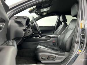 Pelēks Lexus UX 250h 2019 Viļņa, ar dzinēja tilpumu 1.99 L un nobraukumu 133 tūkst. km par 24900 €, foto 12 vietnē AUTOMOTO.COM.LV