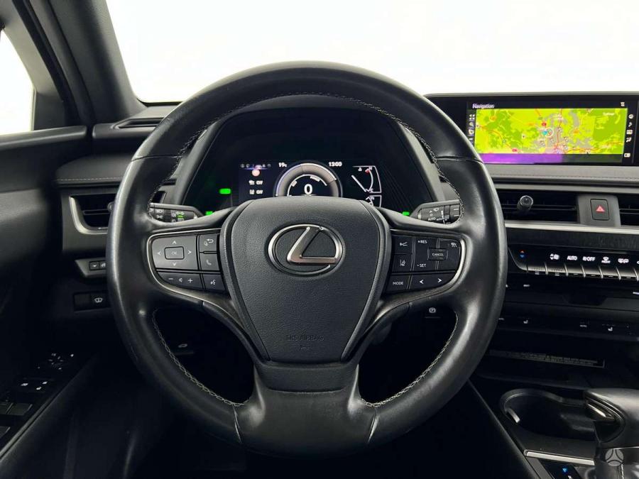 Pelēks Lexus UX 250h 2019 Viļņa, ar dzinēja tilpumu 1.99 L un nobraukumu 133 tūkst. km par 24900 €, foto 13 vietnē AUTOMOTO.COM.LV