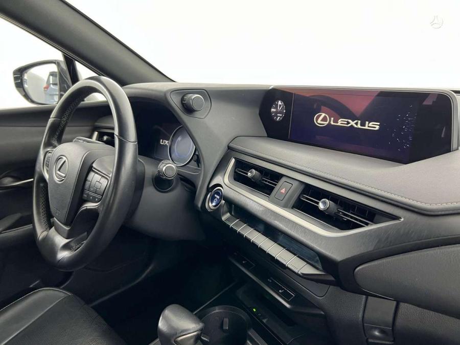 Pelēks Lexus UX 250h 2019 Viļņa, ar dzinēja tilpumu 1.99 L un nobraukumu 133 tūkst. km par 24900 €, foto 15 vietnē AUTOMOTO.COM.LV