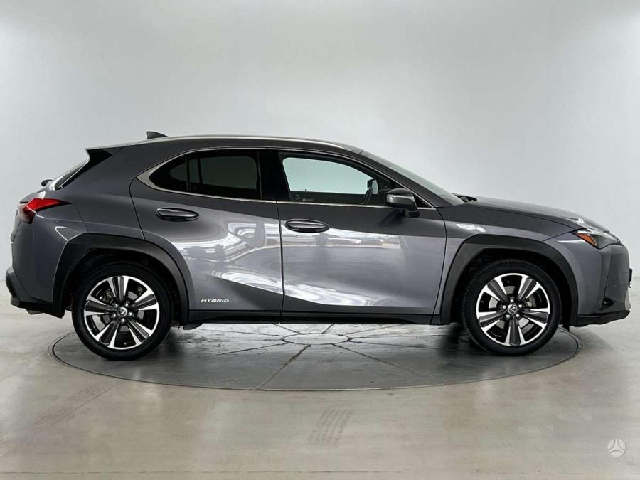 Pelēks Lexus UX 250h 2019 Viļņa, ar dzinēja tilpumu 1.99 L un nobraukumu 133 tūkst. km par 24900 €, foto 17 vietnē AUTOMOTO.COM.LV