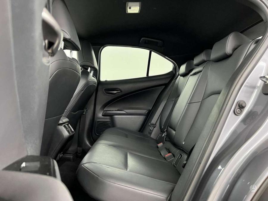 Pelēks Lexus UX 250h 2019 Viļņa, ar dzinēja tilpumu 1.99 L un nobraukumu 133 tūkst. km par 24900 €, foto 20 vietnē AUTOMOTO.COM.LV