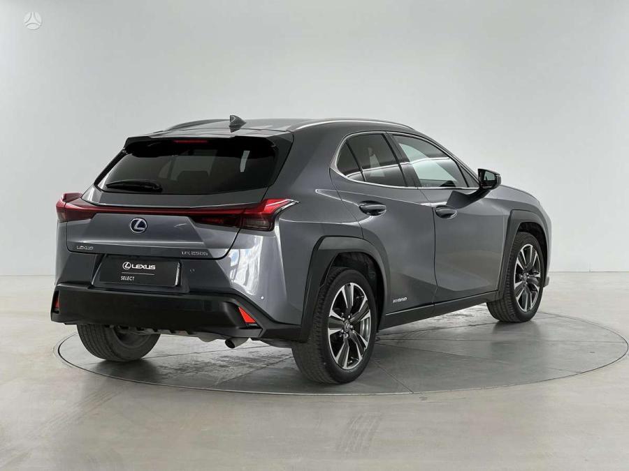 Pelēks Lexus UX 250h 2019 Viļņa, ar dzinēja tilpumu 1.99 L un nobraukumu 133 tūkst. km par 24900 €, foto 21 vietnē AUTOMOTO.COM.LV